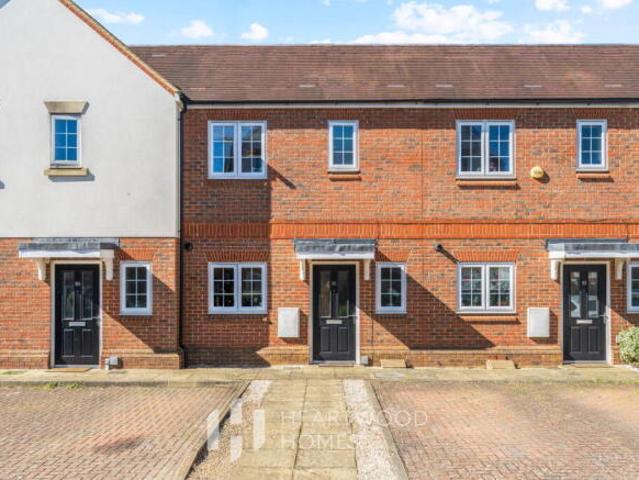 2 bedroom terraced house for sale in Mortimer Crescent, Kings Park, St. Albans, AL3 4GB, AL3