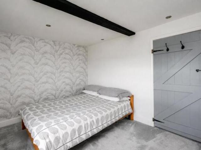 2 bedroom terraced house for sale in Main Street, Shadwell, LS17