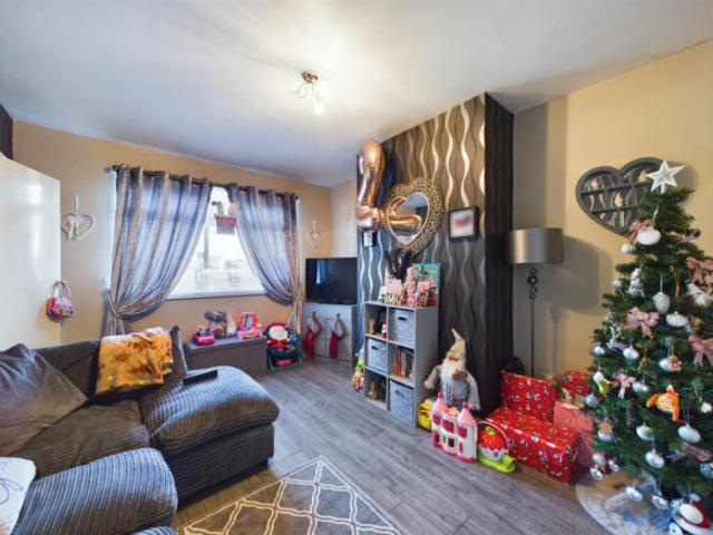 2 bedroom terraced house for sale in Marfleet Avenue, HU9