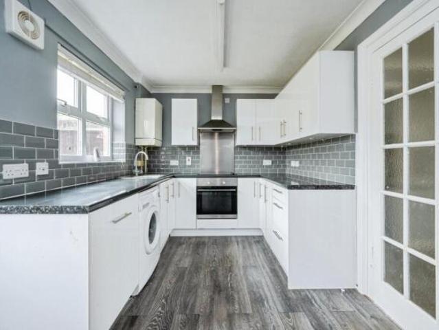 2 bedroom terraced house for sale in Marigold Way, Bedford, Bedfordshire, MK42