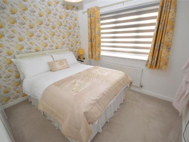 2 bedroom terraced house for sale in Marsom Grove, Luton, Bedfordshire, LU3