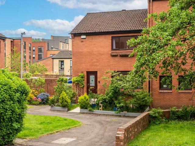 2 bedroom terraced house for sale in Maryhill Road, Glasgow, G20 7YQ, G20