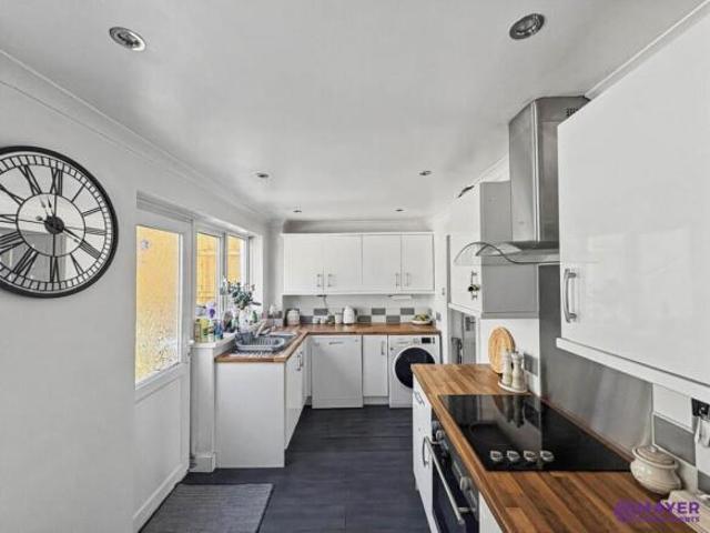2 bedroom terraced house for sale in Meadow Way, Plymouth, PL7
