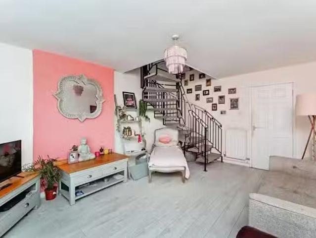 2 Bedroom Terraced House For Sale In Mercer Way, Chester, Ches.