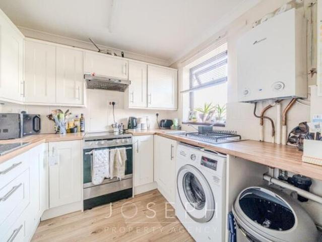 2 bedroom terraced house for sale in Merrion Close, Ipswich, IP2