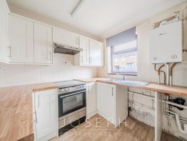 2 bedroom terraced house for sale in Merrion Close, Ipswich, IP2