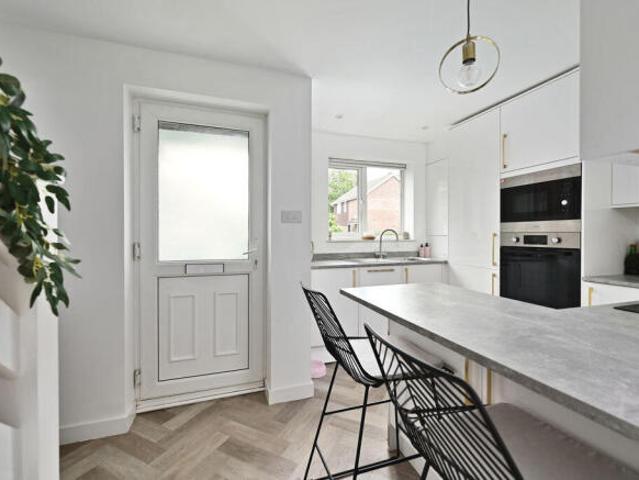 2 bedroom terraced house for sale in Mulberry Way, Chineham, Basingstoke, RG24