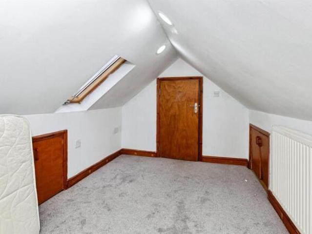 2 bedroom terraced house for sale in Mundesley Spur, Slough, SL1