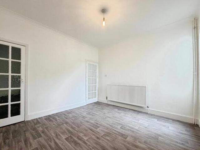 2 bedroom terraced house for sale in North Avenue, Southend on Sea, Essex, SS2