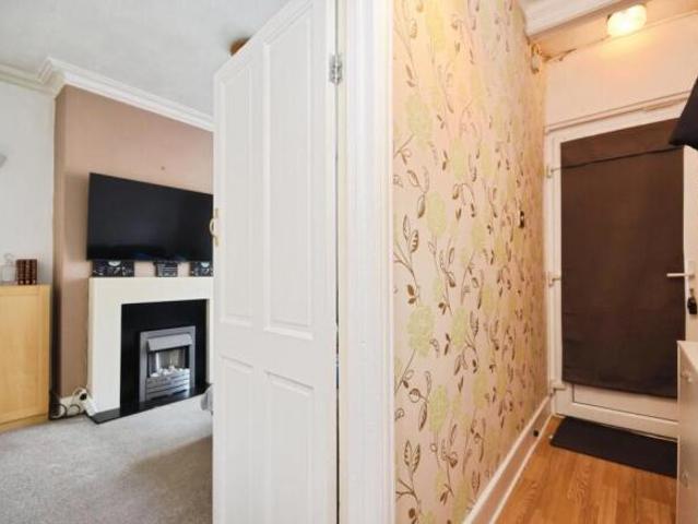 2 bedroom terraced house for sale in North Avenue, Southend on Sea, Essex, SS2