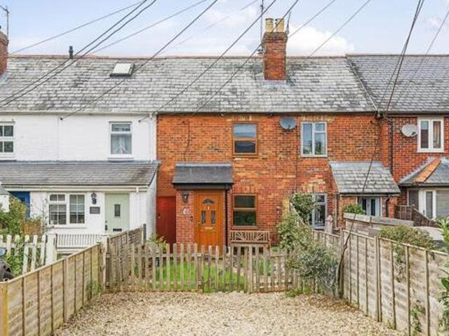2 Bedroom Terraced House For Sale In North Baddesley, Hampshire