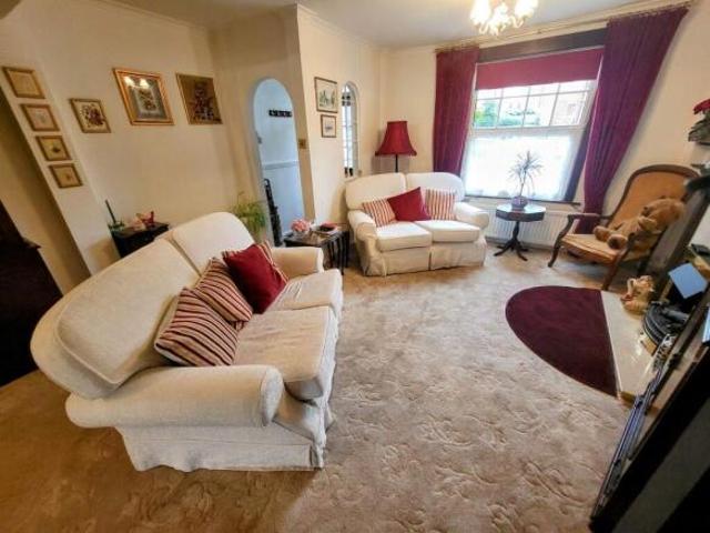 2 bedroom terraced house for sale in North Square, Newport Pagnell, MK16