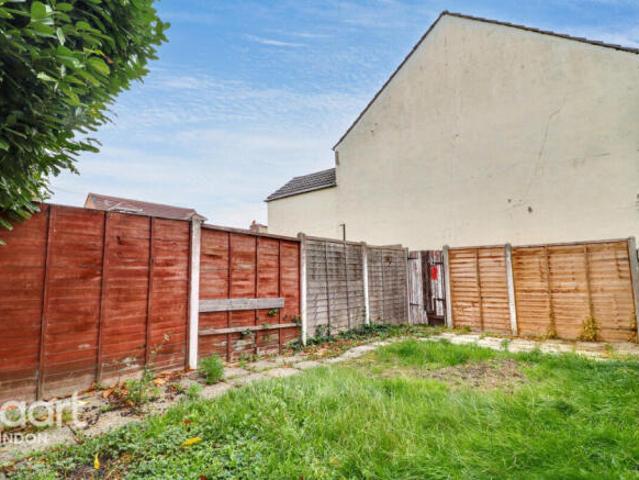 2 bedroom terraced house for sale in North Street, Swindon, SN1
