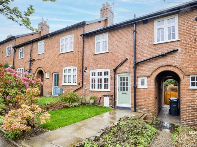 2 bedroom terraced house for sale in North Pathway, Harborne.