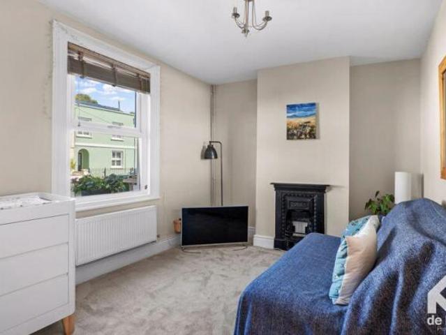 2 bedroom terraced house for sale in Naunton Crescent, Leckhampton, Cheltenham, GL53