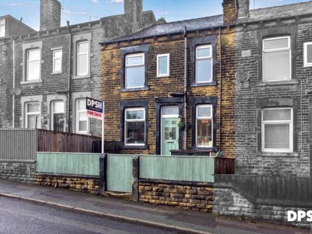 2 bedroom terraced house for sale in New Bank Street, Morley, Leeds, LS27