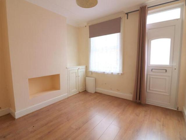 2 bedroom terraced house for sale in New Town Street, Luton, Bedfordshire, LU1 3ED, LU1