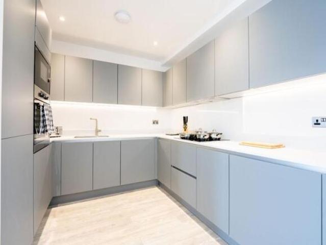 2 bedroom terraced house for sale in Newmarket Road, Cambridge, CB5