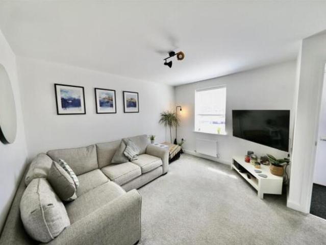 2 bedroom terraced house for sale in Needham Rise, Hessle, HU13