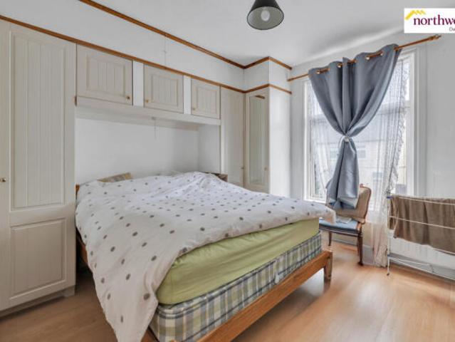 2 bedroom terraced house for sale in Neston Road, Watford, WD24