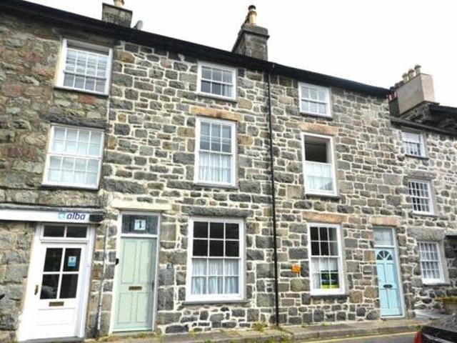 2 Bedroom Terraced House For Sale In Smithfield Square, Dolgellau