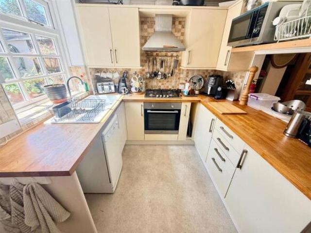 2 bedroom terraced house for sale in South Farm Road, Worthing, BN14 7BA, BN14