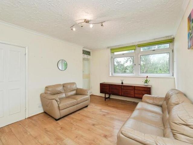 2 bedroom terraced house for sale in Southend Lane, London, SE6