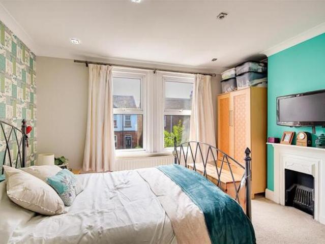 2 bedroom terraced house for sale in Southfield Road, Worthing, BN14