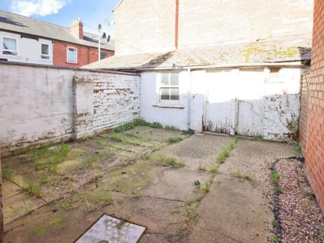 2 bedroom terraced house for sale in Sausthorpe Street, Lincoln, LN5
