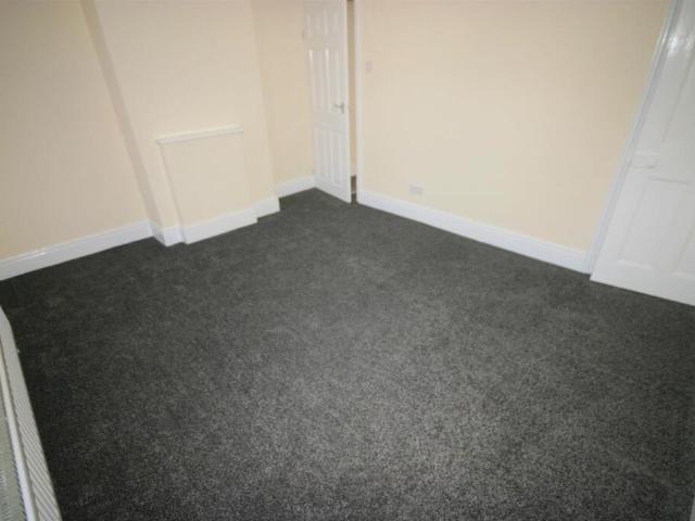 2 bedroom terraced house for sale in Saxon Road, Biscot Area, Luton, LU3