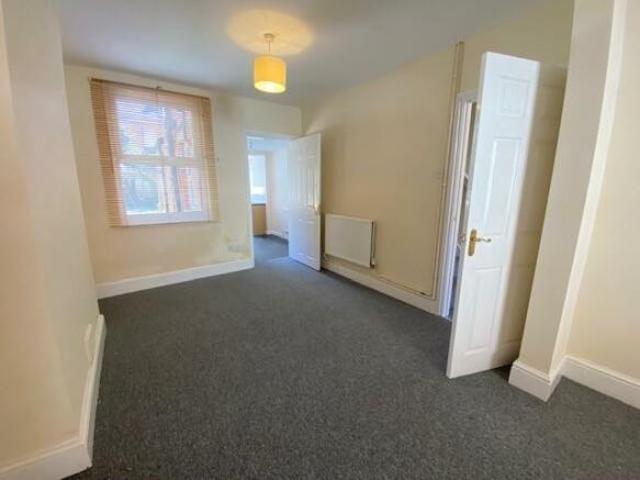 2 bedroom terraced house for sale in Salisbury Street, Northampton, NN2