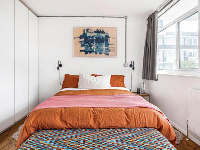 2 bedroom terraced house for sale in Selsey Street, London, E14