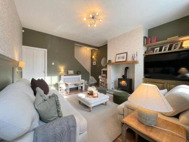 2 bedroom terraced house for sale in Senior Street, Huddersfield, HD5