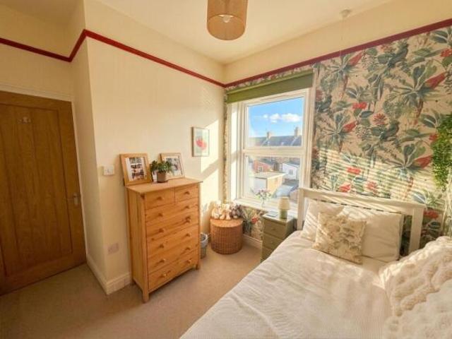 2 bedroom terraced house for sale in Senior Street, Huddersfield, HD5