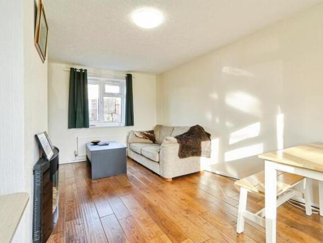 2 bedroom terraced house for sale in Shaw Close, Guiseley, Leeds, LS20