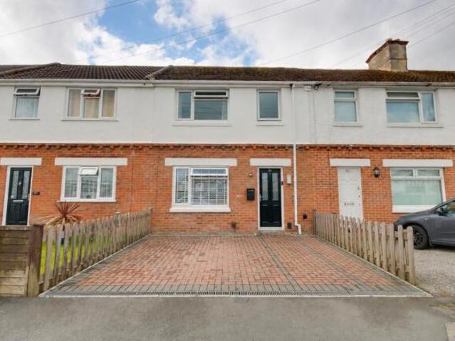 2 bedroom terraced house for sale in Sholing! Gorgeous Kitchen/diner! Driveway Parking!,SO19
