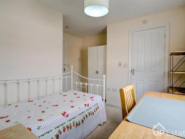 3 bedroom terraced house for sale in Silver Birch Avenue, Coventry, CV4