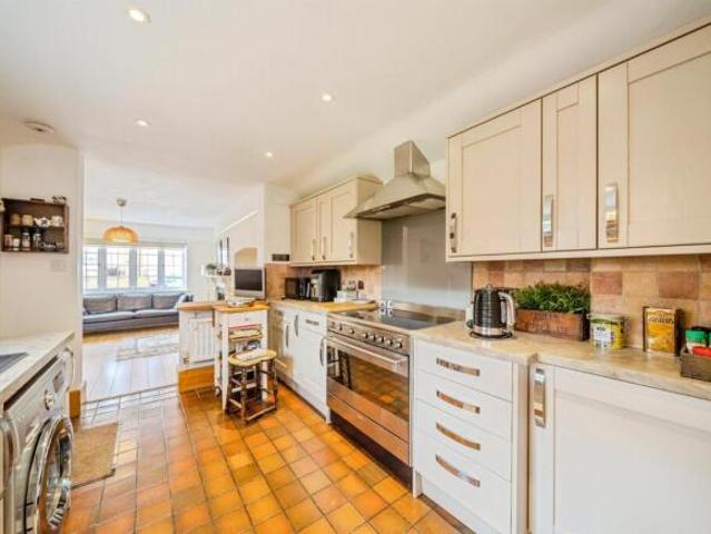 2 bedroom terraced house for sale in Silver Street, Newport Pagnell, MK16