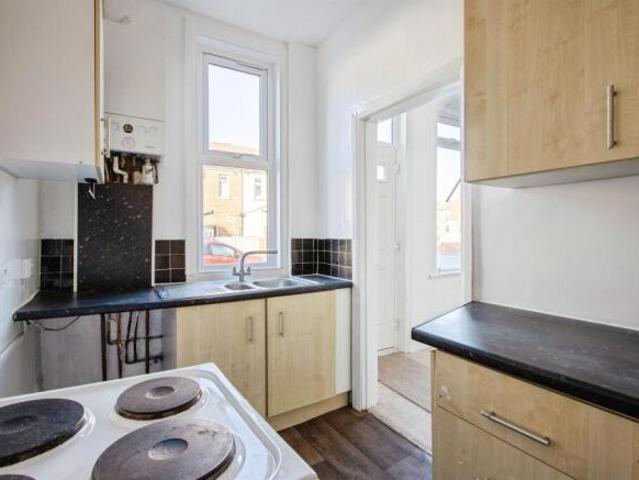 2 bedroom terraced house for sale in Skelton Mount, Leeds, LS9