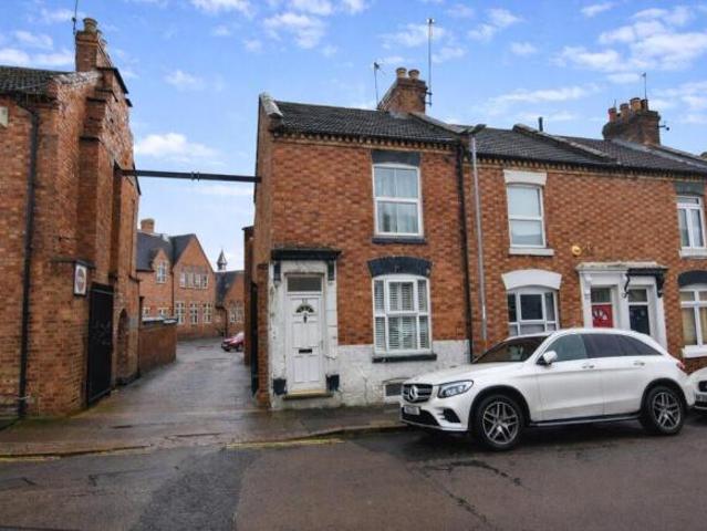 2 bedroom terraced house for sale in Spencer Road, The Mounts, Northampton, NN1