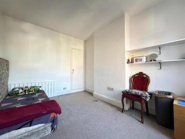 2 bedroom terraced house for sale in St. Michaels Avenue, Leicester, LE4