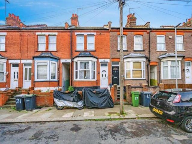 2 bedroom terraced house for sale in St. Saviours Crescent, Luton, Bedfordshire, LU1