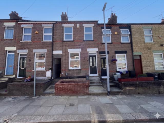 2 bedroom terraced house for sale in St. Pauls Road, Luton, Bedfordshire, LU1 3RX, LU1