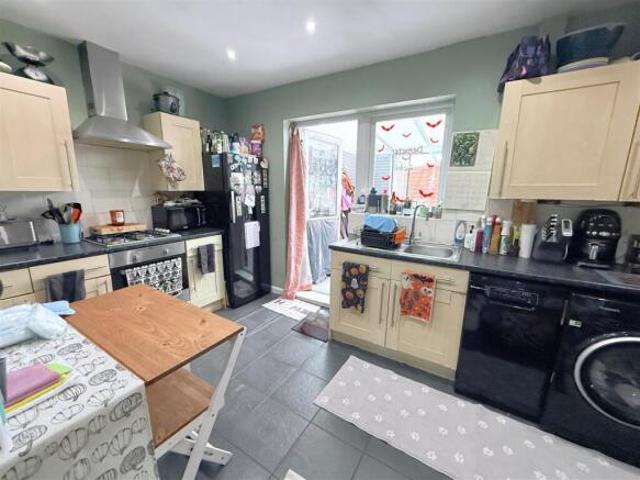 2 bedroom terraced house for sale in St Peters Avenue, Lincoln, LN6