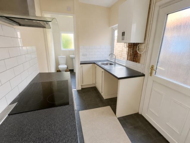2 bedroom terraced house for sale in St. Peters Road, Luton, Bedfordshire, LU1 1PQ, LU1