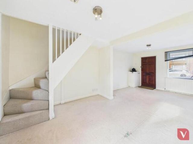 2 bedroom terraced house for sale in St. Thomass Road, Luton, LU2