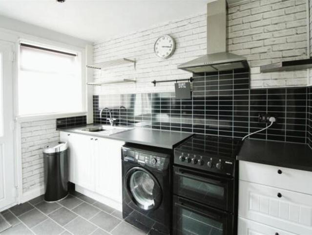 2 bedroom terraced house for sale in Stanks Drive, Swarcliffe, Leeds, LS14