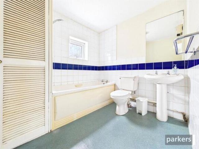 2 bedroom terraced house for sale in Stanley Grove, Reading, Berkshire, RG1