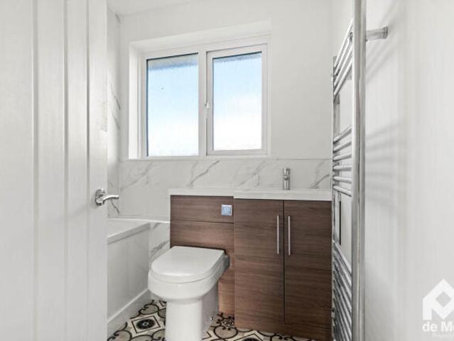 2 bedroom maisonette for sale in Winstone Stanway Road, Cheltenham, GL51 6BX, GL51