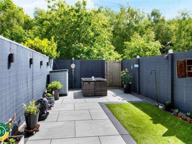2 bedroom terraced house for sale in Stayers Road, Doncaster, DN4